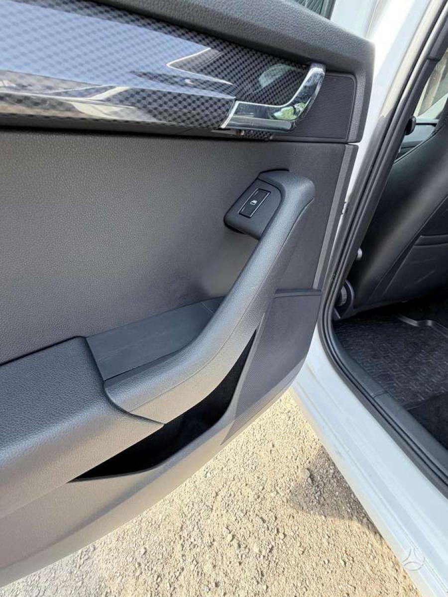 Balts Skoda Octavia 2013 Panevēža, ar dzinēja tilpumu 2.00 L un nobraukumu 280 tūkst. km par 7800 €, foto 15 vietnē AUTOMOTO.COM.LV
