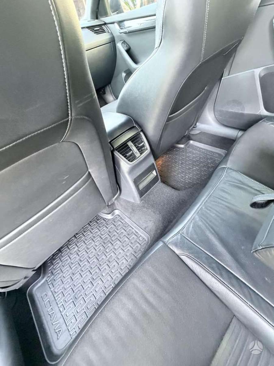 Balts Skoda Octavia 2013 Panevēža, ar dzinēja tilpumu 2.00 L un nobraukumu 280 tūkst. km par 7800 €, foto 24 vietnē AUTOMOTO.COM.LV