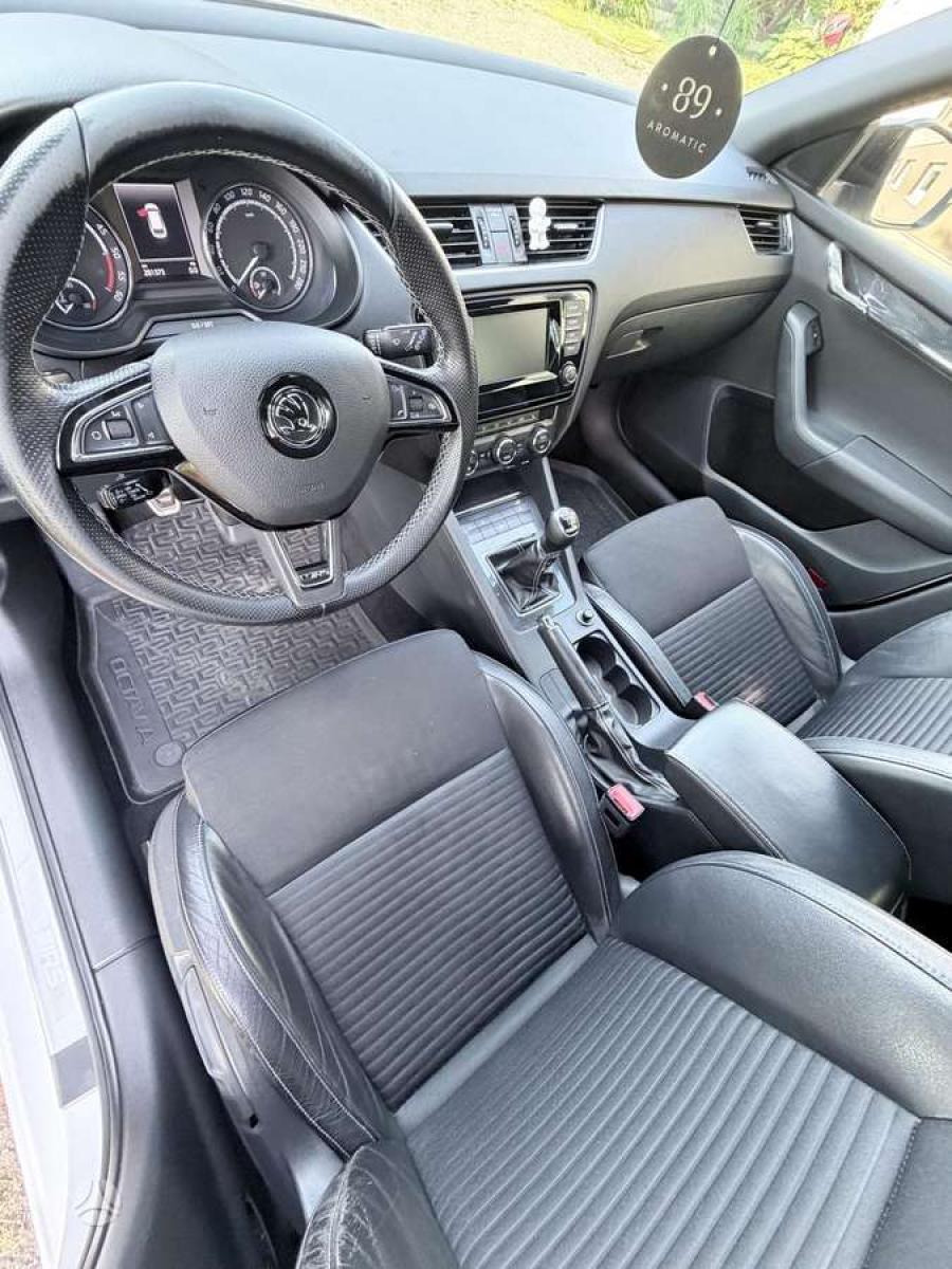 Balts Skoda Octavia 2013 Panevēža, ar dzinēja tilpumu 2.00 L un nobraukumu 280 tūkst. km par 7800 €, foto 26 vietnē AUTOMOTO.COM.LV