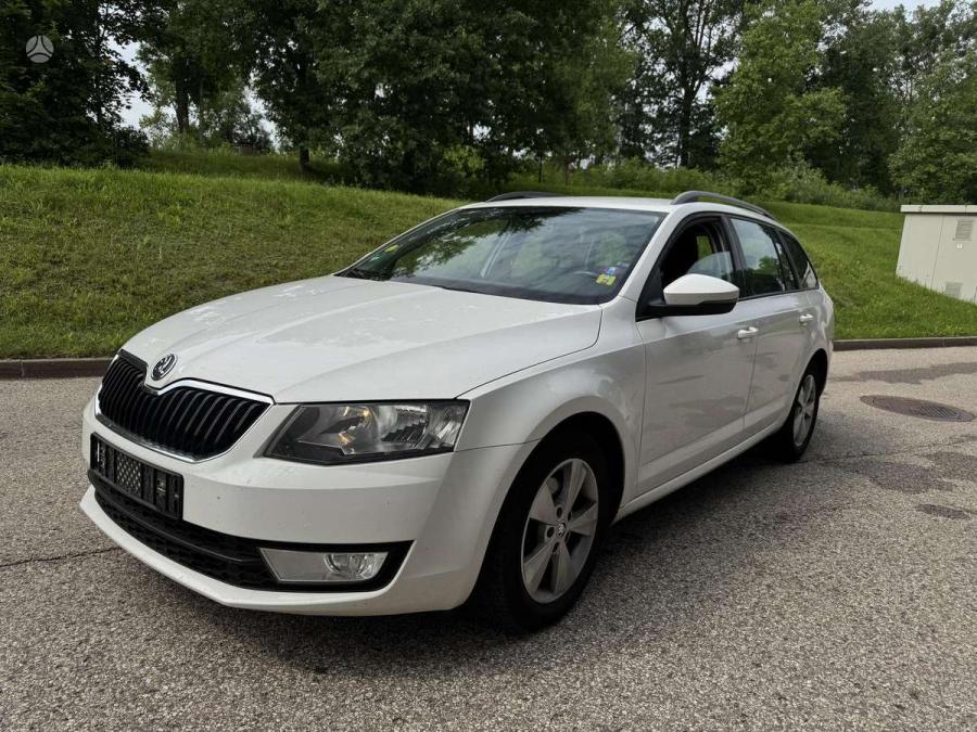 White Skoda Octavia 2013 in Alytus, with an engine capacity of 2.00 L and mileage of 347 thousand km for 4450 €, photo 1 on AUTOMOTO.COM.LV