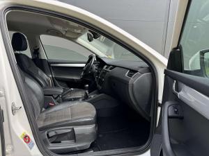 White Skoda Octavia 2013 in Alytus, with an engine capacity of 2.00 L and mileage of 347 thousand km for 4450 €, photo 10 on AUTOMOTO.COM.LV