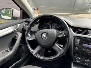White Skoda Octavia 2013 in Alytus, with an engine capacity of 2.00 L and mileage of 347 thousand km for 4450 €, photo 12 on AUTOMOTO.COM.LV