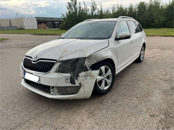 Balts Skoda Octavia 2013 Tauragė, ar dzinēja tilpumu 1.97 L un nobraukumu 400 tūkst. km par 2200 €, foto 3 vietnē AUTOMOTO.COM.LV