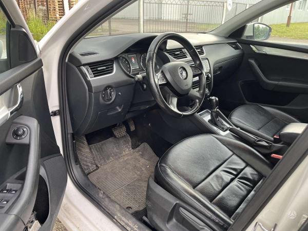 Balts Skoda Octavia 2013 Tauragė, ar dzinēja tilpumu 1.97 L un nobraukumu 400 tūkst. km par 2200 €, foto 7 vietnē AUTOMOTO.COM.LV