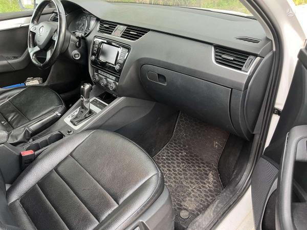 Balts Skoda Octavia 2013 Tauragė, ar dzinēja tilpumu 1.97 L un nobraukumu 400 tūkst. km par 2200 €, foto 8 vietnē AUTOMOTO.COM.LV