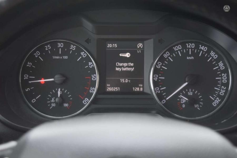 White Skoda Octavia 2013 in Vilnius, with an engine capacity of 1.60 L and mileage of 260 thousand km for 5950 €, photo 17 on AUTOMOTO.COM.LV