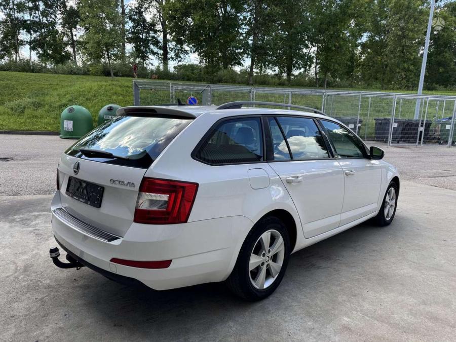 Balts Skoda Octavia 2013 Alīta, ar dzinēja tilpumu 2.00 L un nobraukumu 287 tūkst. km par 5400 €, foto 5 vietnē AUTOMOTO.COM.LV
