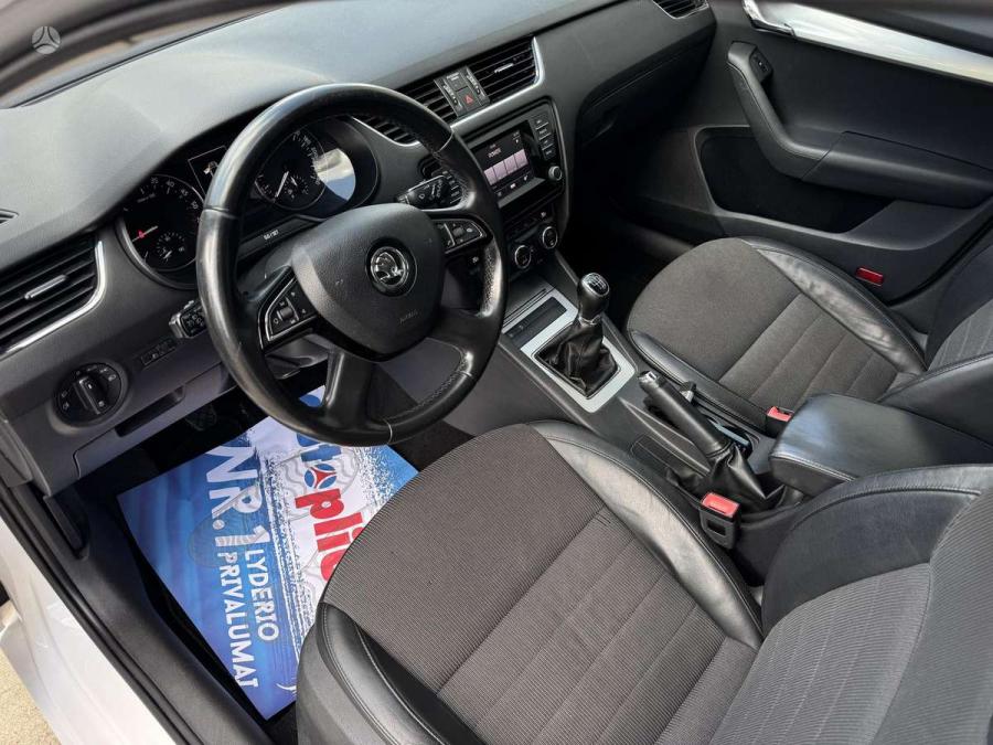 Balts Skoda Octavia 2013 Alīta, ar dzinēja tilpumu 2.00 L un nobraukumu 287 tūkst. km par 5400 €, foto 8 vietnē AUTOMOTO.COM.LV