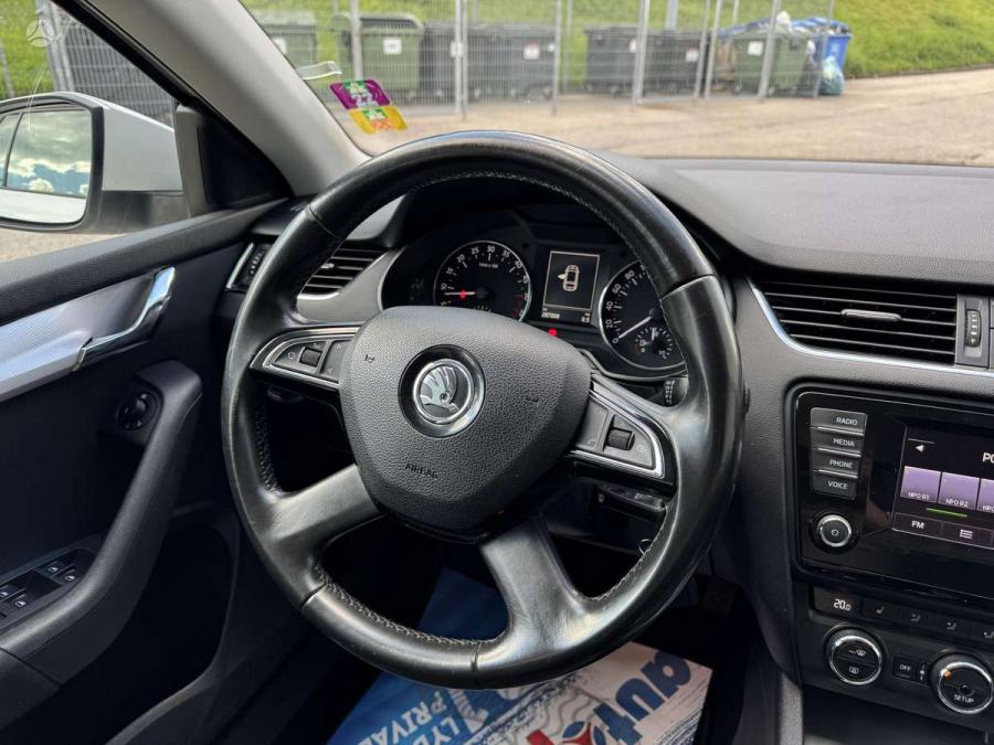 Balts Skoda Octavia 2013 Alīta, ar dzinēja tilpumu 2.00 L un nobraukumu 287 tūkst. km par 5400 €, foto 12 vietnē AUTOMOTO.COM.LV