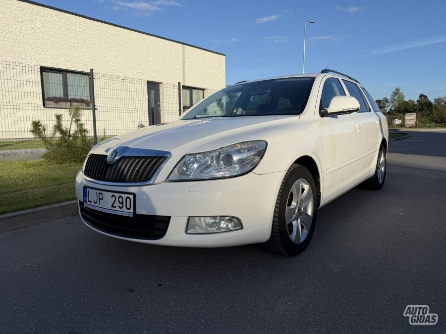 Balts Skoda Octavia 2013 Kauņa, ar dzinēja tilpumu 1.60 L un nobraukumu 299 tūkst. km par 3400 €, foto 3 vietnē AUTOMOTO.COM.LV