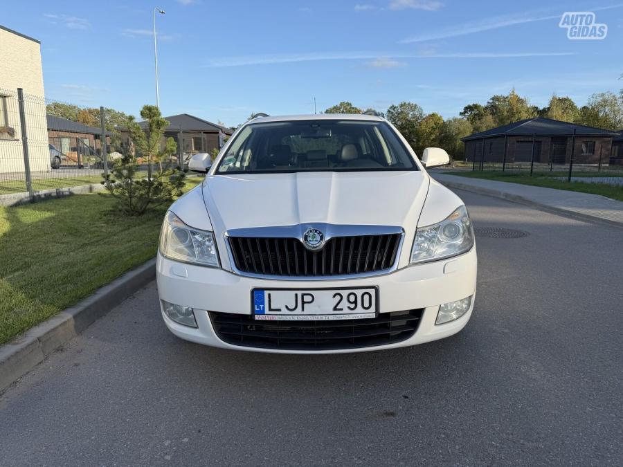 Balts Skoda Octavia 2013 Kauņa, ar dzinēja tilpumu 1.60 L un nobraukumu 299 tūkst. km par 3400 €, foto 4 vietnē AUTOMOTO.COM.LV
