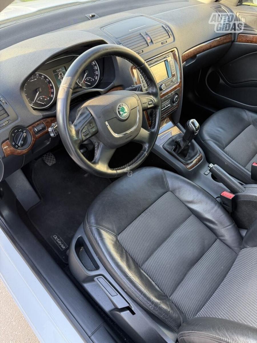 Balts Skoda Octavia 2013 Kauņa, ar dzinēja tilpumu 1.60 L un nobraukumu 299 tūkst. km par 3400 €, foto 5 vietnē AUTOMOTO.COM.LV