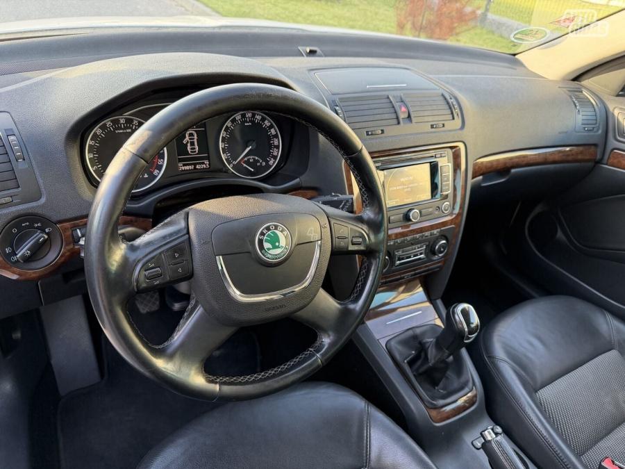 Balts Skoda Octavia 2013 Kauņa, ar dzinēja tilpumu 1.60 L un nobraukumu 299 tūkst. km par 3400 €, foto 6 vietnē AUTOMOTO.COM.LV