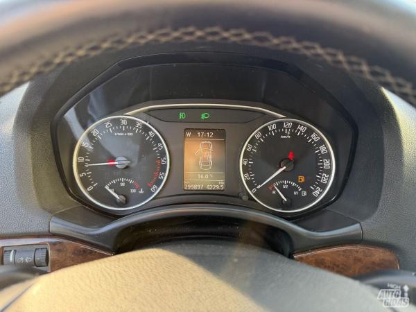 White Skoda Octavia 2013 in Kaunas, with an engine capacity of 1.60 L and mileage of 299 thousand km for 3400 €, photo 8 on AUTOMOTO.COM.LV