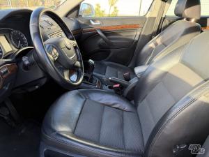 Balts Skoda Octavia 2013 Kauņa, ar dzinēja tilpumu 1.60 L un nobraukumu 299 tūkst. km par 3400 €, foto 10 vietnē AUTOMOTO.COM.LV