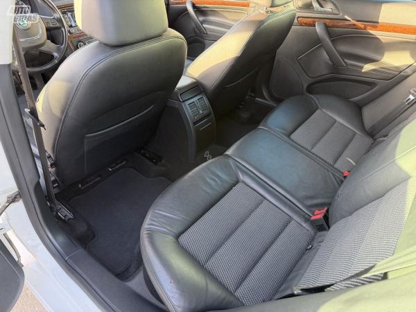 White Skoda Octavia 2013 in Kaunas, with an engine capacity of 1.60 L and mileage of 299 thousand km for 3400 €, photo 11 on AUTOMOTO.COM.LV