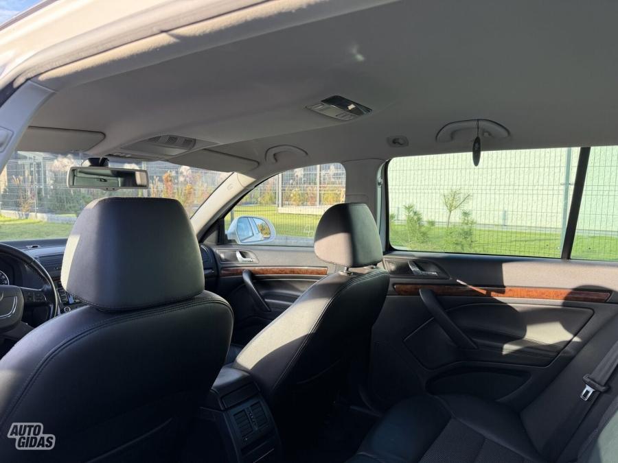 Balts Skoda Octavia 2013 Kauņa, ar dzinēja tilpumu 1.60 L un nobraukumu 299 tūkst. km par 3400 €, foto 12 vietnē AUTOMOTO.COM.LV