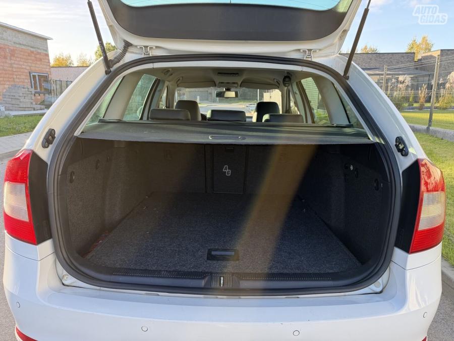 Balts Skoda Octavia 2013 Kauņa, ar dzinēja tilpumu 1.60 L un nobraukumu 299 tūkst. km par 3400 €, foto 17 vietnē AUTOMOTO.COM.LV