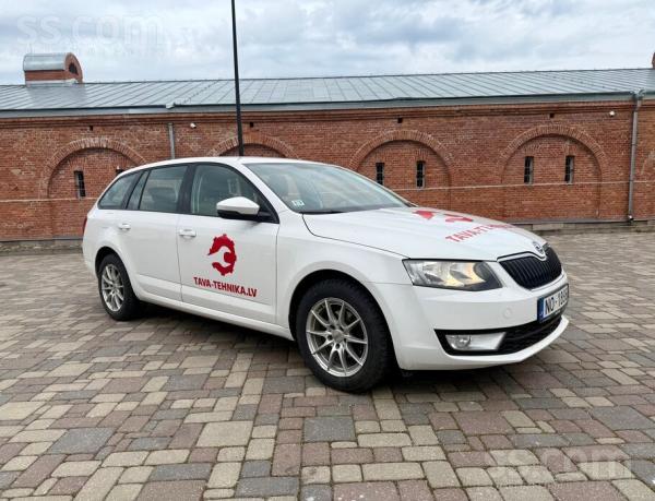 White Skoda Octavia 2014 in Daugavpils, with an engine capacity of 1.60 L and mileage of 222 thousand km for 1000 €, photo 3 on AUTOMOTO.COM.LV