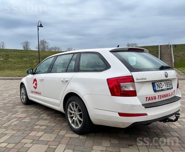 White Skoda Octavia 2014 in Daugavpils, with an engine capacity of 1.60 L and mileage of 222 thousand km for 1000 €, photo 6 on AUTOMOTO.COM.LV
