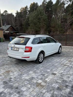 White Skoda Octavia 2014 in Palanga, with an engine capacity of 1.60 L and mileage of 302 thousand km for 5800 €, photo  on AUTOMOTO.COM.LV