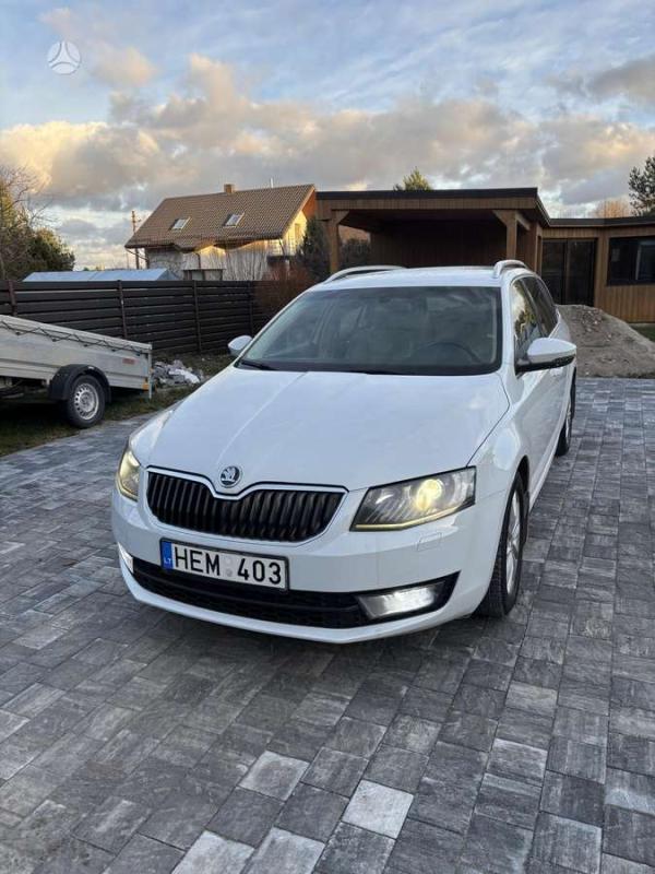 White Skoda Octavia 2014 in Palanga, with an engine capacity of 1.60 L and mileage of 302 thousand km for 5800 €, photo 6 on AUTOMOTO.COM.LV
