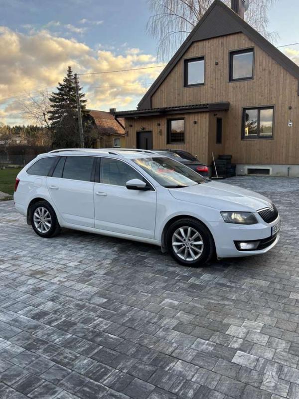 White Skoda Octavia 2014 in Palanga, with an engine capacity of 1.60 L and mileage of 302 thousand km for 5800 €, photo 7 on AUTOMOTO.COM.LV