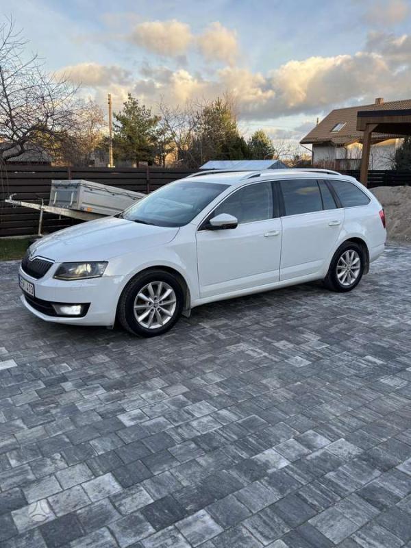 White Skoda Octavia 2014 in Palanga, with an engine capacity of 1.60 L and mileage of 302 thousand km for 5800 €, photo 8 on AUTOMOTO.COM.LV