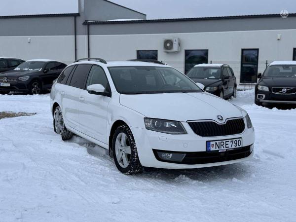 White Skoda Octavia 2014 in Siauliai, with an engine capacity of 1.60 L and mileage of 227 thousand km for 6700 €, photo 3 on AUTOMOTO.COM.LV