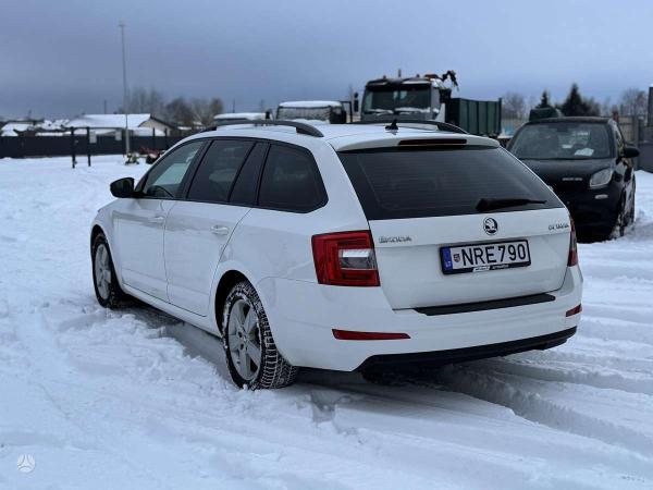 White Skoda Octavia 2014 in Siauliai, with an engine capacity of 1.60 L and mileage of 227 thousand km for 6700 €, photo 6 on AUTOMOTO.COM.LV