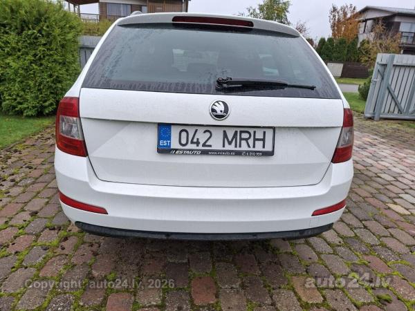 White Skoda Octavia 2014 in Tallinn, with an engine capacity of 2.00 L and mileage of 482 thousand km for 3990 €, photo 4 on AUTOMOTO.COM.LV