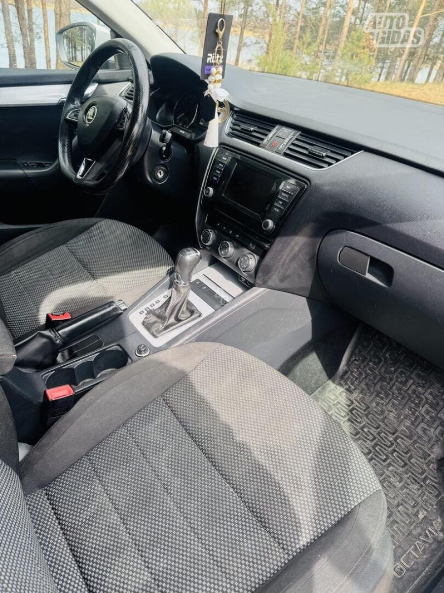 Balts Skoda Octavia 2014 Gargždai, ar dzinēja tilpumu 1.60 L un nobraukumu 395 tūkst. km par 4800 €, foto 8 vietnē AUTOMOTO.COM.LV