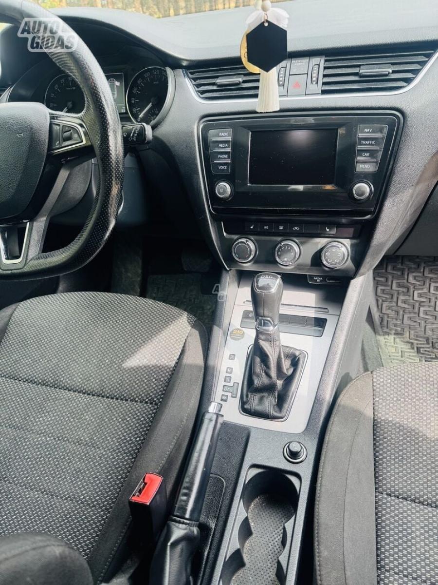 Balts Skoda Octavia 2014 Gargždai, ar dzinēja tilpumu 1.60 L un nobraukumu 395 tūkst. km par 4800 €, foto 9 vietnē AUTOMOTO.COM.LV