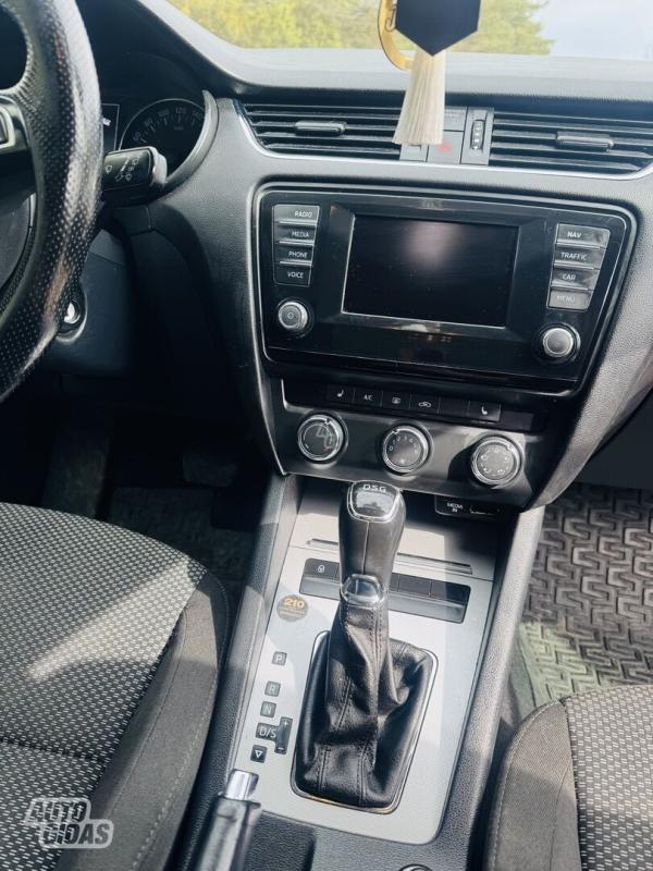 White Skoda Octavia 2014 in Gargzdai, with an engine capacity of 1.60 L and mileage of 395 thousand km for 4800 €, photo 9 on AUTOMOTO.COM.LV