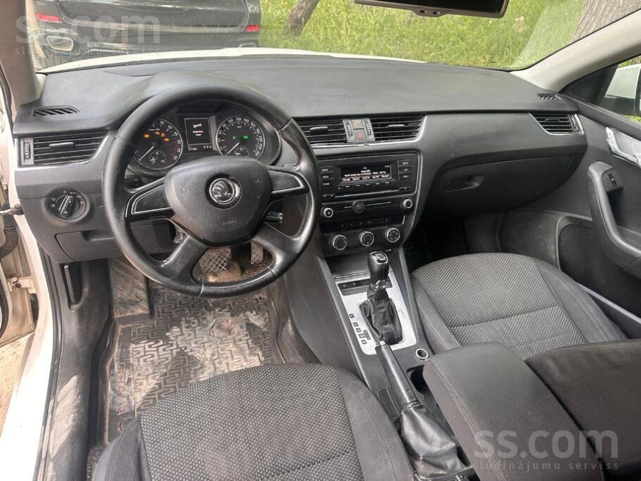 Balts Skoda Octavia 2014 Rīga, ar dzinēja tilpumu 1.60 L un nobraukumu 570 tūkst. km par 2450 €, foto 6 vietnē AUTOMOTO.COM.LV