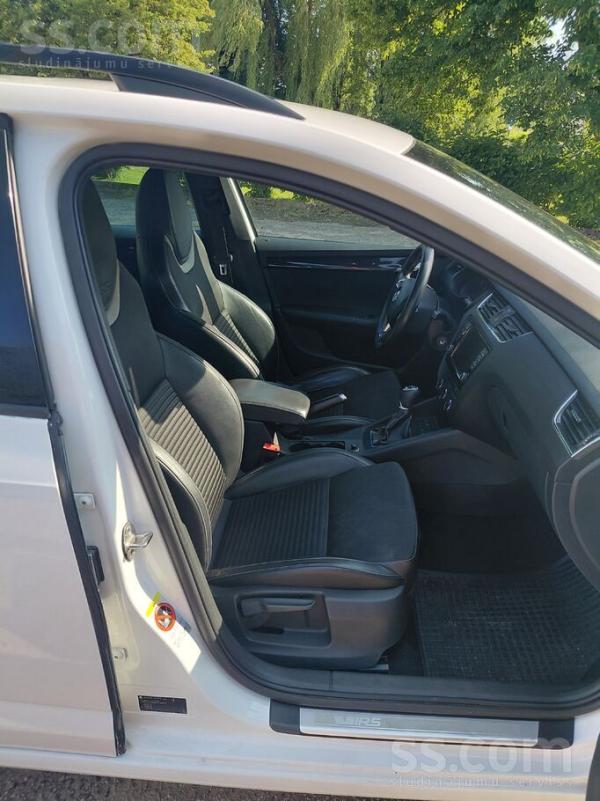 White Skoda Octavia 2014 in Saldus, with an engine capacity of 2.00 L and mileage of 329 thousand km for 7800 €, photo 6 on AUTOMOTO.COM.LV