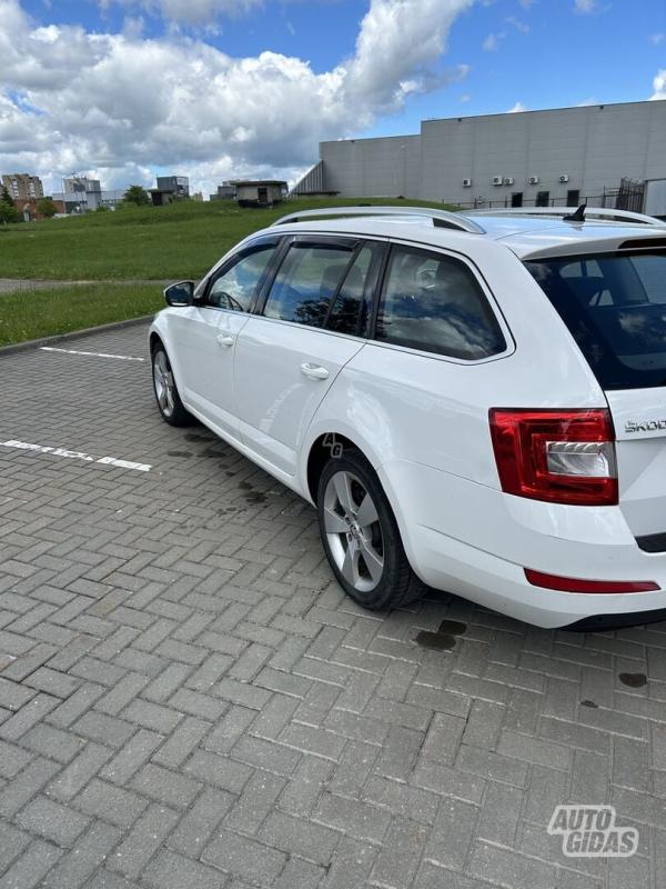 White Skoda Octavia 2014 in Kaunas, with an engine capacity of 2.00 L and mileage of 331 thousand km for 4200 €, photo 5 on AUTOMOTO.COM.LV