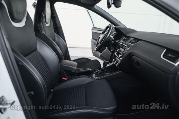 White Skoda Octavia 2014 in Tallinn, with an engine capacity of 2.00 L and mileage of 296 thousand km for 9499 €, photo 10 on AUTOMOTO.COM.LV