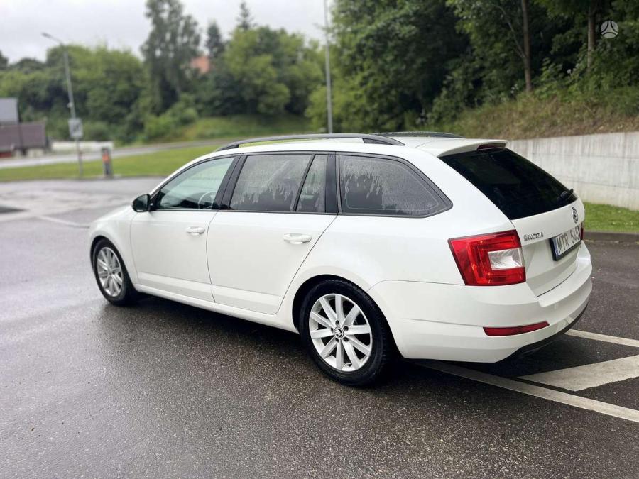 White Skoda Octavia 2014 in Vilnius, with an engine capacity of 1.60 L and mileage of 177 thousand km for 4000 €, photo 3 on AUTOMOTO.COM.LV