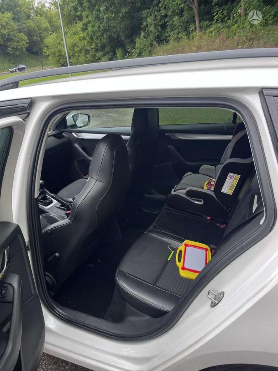 White Skoda Octavia 2014 in Vilnius, with an engine capacity of 1.60 L and mileage of 177 thousand km for 4000 €, photo 10 on AUTOMOTO.COM.LV