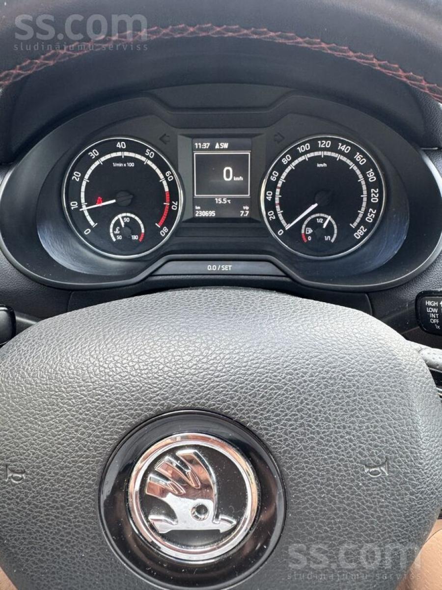 Balts Skoda Octavia 2014 Rīga, ar dzinēja tilpumu 2.00 L un nobraukumu 231 tūkst. km par 9800 €, foto 10 vietnē AUTOMOTO.COM.LV