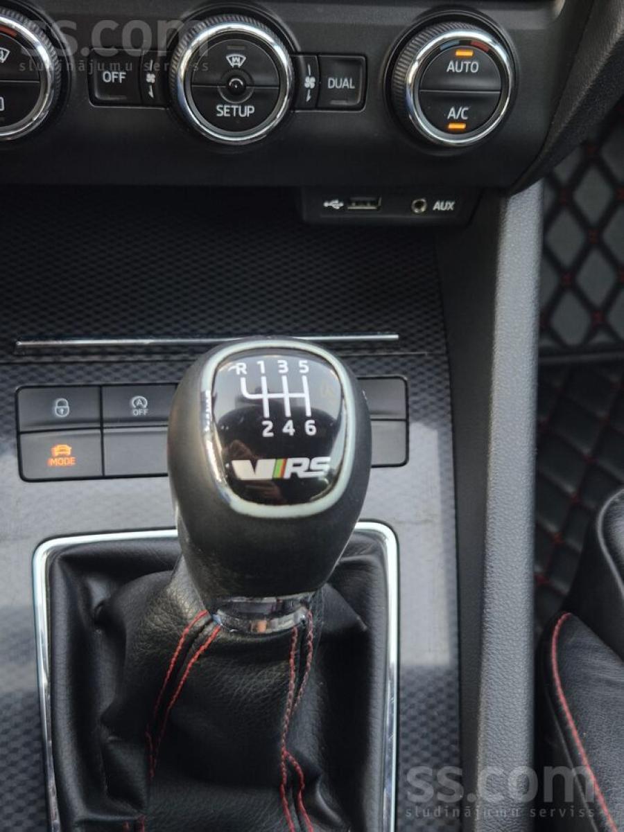 White Skoda Octavia 2014 in Riga, with an engine capacity of 2.00 L and mileage of 231 thousand km for 9990 €, photo 16 on AUTOMOTO.COM.LV