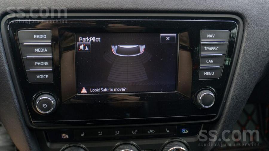 Balts Skoda Octavia 2014 Rīga, ar dzinēja tilpumu 2.00 L un nobraukumu 231 tūkst. km par 9990 €, foto 19 vietnē AUTOMOTO.COM.LV