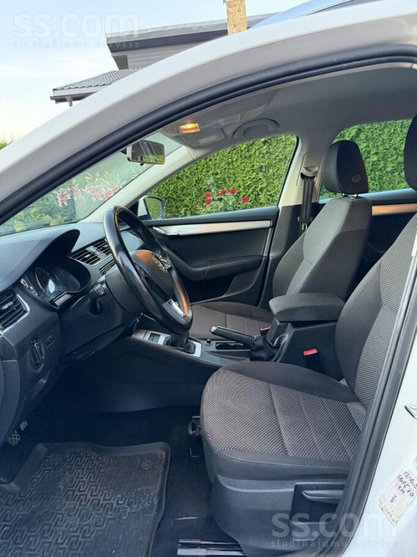 Balts Skoda Octavia 2014 Rīga, ar dzinēja tilpumu 2.00 L un nobraukumu 223 tūkst. km par 6500 €, foto 9 vietnē AUTOMOTO.COM.LV