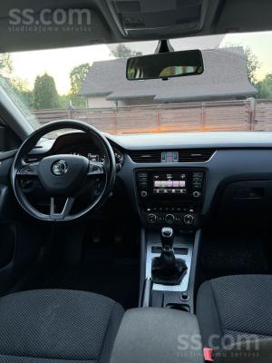 White Skoda Octavia 2014 in Riga, with an engine capacity of 2.00 L and mileage of 223 thousand km for 6500 €, photo 18 on AUTOMOTO.COM.LV