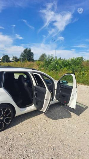 White Skoda Octavia 2014 in Vilnius, with an engine capacity of 1.97 L and mileage of 366 thousand km for 7000 €, photo 6 on AUTOMOTO.COM.LV