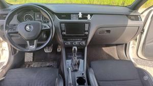 White Skoda Octavia 2014 in Vilnius, with an engine capacity of 1.97 L and mileage of 366 thousand km for 7000 €, photo 8 on AUTOMOTO.COM.LV