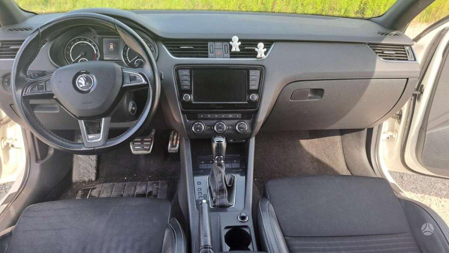White Skoda Octavia 2014 in Vilnius, with an engine capacity of 1.97 L and mileage of 366 thousand km for 7000 €, photo 8 on AUTOMOTO.COM.LV