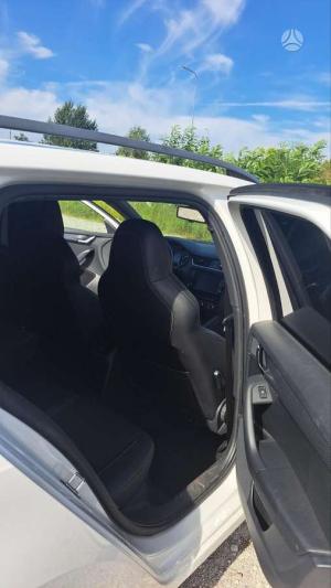 White Skoda Octavia 2014 in Vilnius, with an engine capacity of 1.97 L and mileage of 366 thousand km for 7000 €, photo 11 on AUTOMOTO.COM.LV
