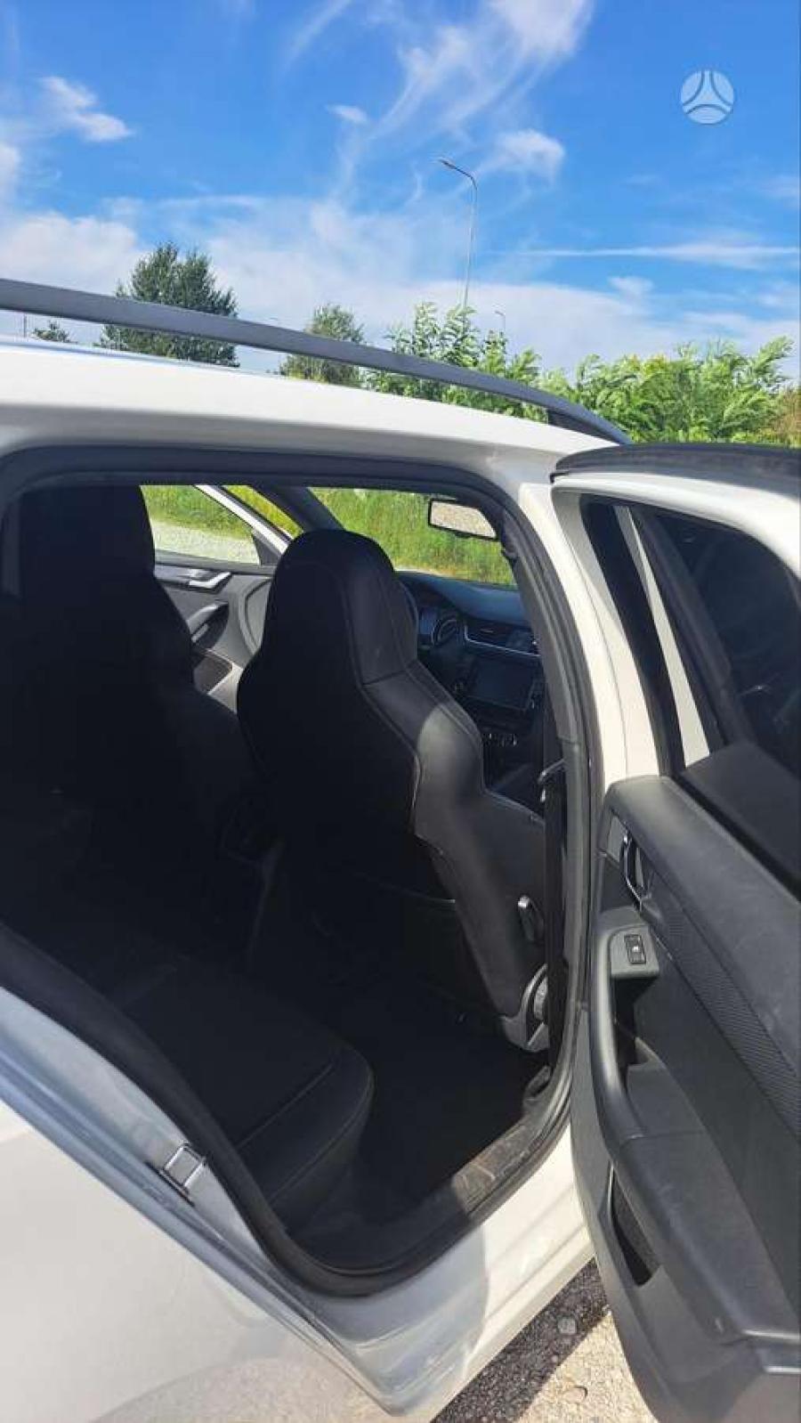 White Skoda Octavia 2014 in Vilnius, with an engine capacity of 1.97 L and mileage of 366 thousand km for 7000 €, photo 11 on AUTOMOTO.COM.LV